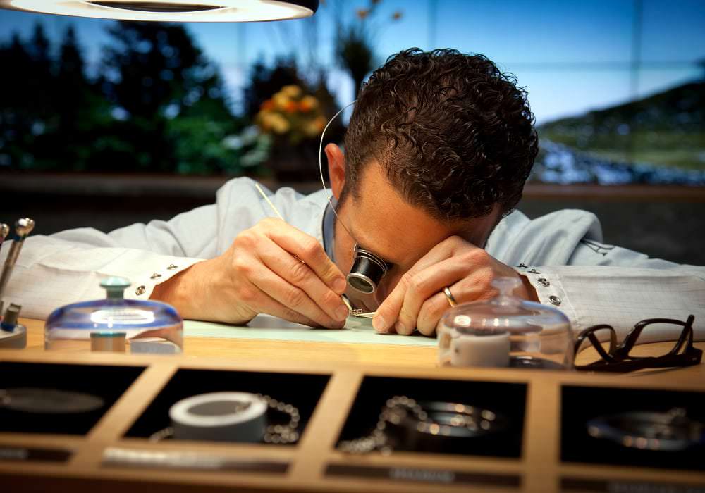 The Audemars Piguet Royal Oak Offshore Chrono White watch hands-on